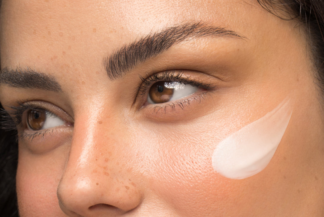 Retinol vs. Bakuchiol: What’s the Difference & Which Is Right for You ...